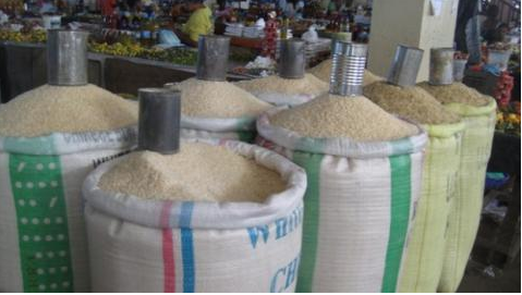 La hausse du sac de riz de 50 kg : il passe de 16 500 à 18 000 francs ...